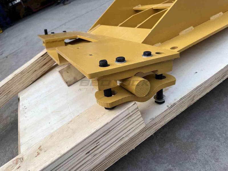 Caterpillar Cat Guard Bedrock Transmission Guard - Attachmart.com